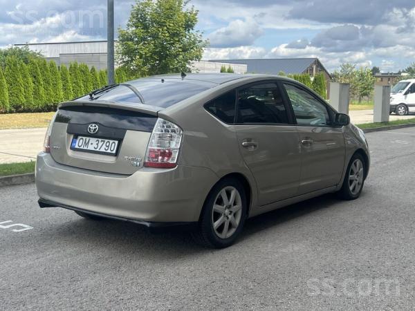 Toyota Prius 2007 Rīga, ar dzinēja tilpumu 1.50 L un nobraukumu 420 tūkst. km par 3100 €, foto 1 vietnē AUTOMOTO.COM.LV