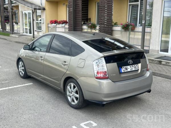 Toyota Prius 2007 Rīga, ar dzinēja tilpumu 1.50 L un nobraukumu 420 tūkst. km par 3100 €, foto 7 vietnē AUTOMOTO.COM.LV