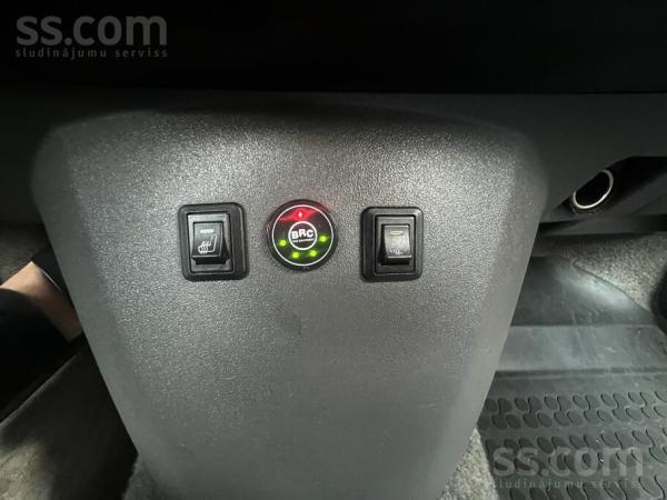 Toyota Prius 2007 Rīga, ar dzinēja tilpumu 1.50 L un nobraukumu 420 tūkst. km par 3100 €, foto 8 vietnē AUTOMOTO.COM.LV