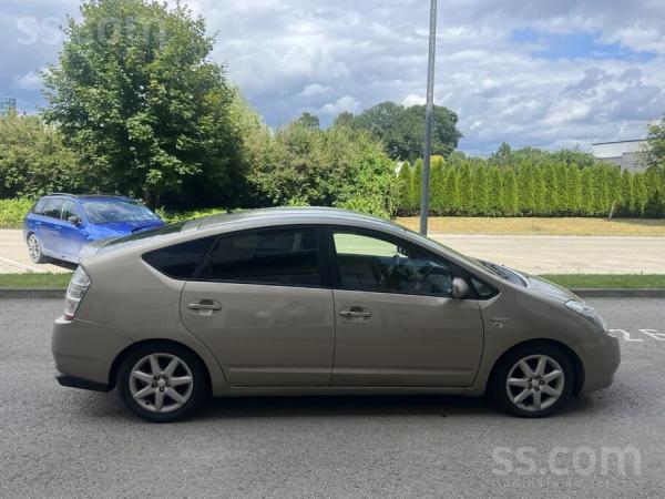 Toyota Prius 2007 Rīga, ar dzinēja tilpumu 1.50 L un nobraukumu 420 tūkst. km par 3100 €, foto 2 vietnē AUTOMOTO.COM.LV