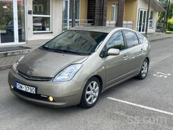 Toyota Prius 2007 Rīga, ar dzinēja tilpumu 1.50 L un nobraukumu 420 tūkst. km par 3100 €, foto 4 vietnē AUTOMOTO.COM.LV