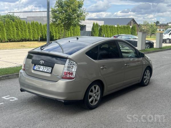 Toyota Prius 2007 Rīga, ar dzinēja tilpumu 1.50 L un nobraukumu 420 tūkst. km par 3100 €, foto 6 vietnē AUTOMOTO.COM.LV