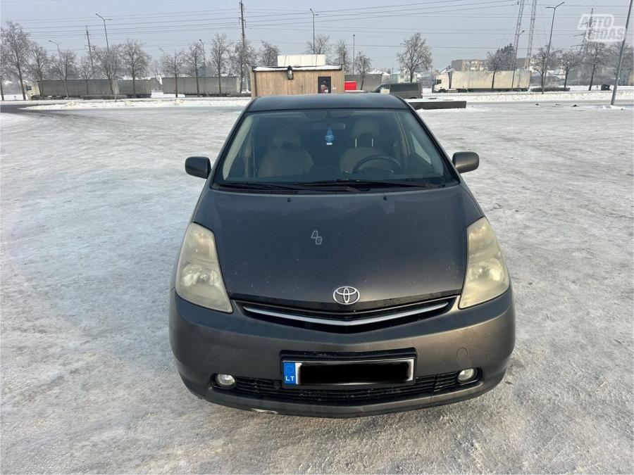 Toyota Prius 2008 in Palanga, with an engine capacity of 1.50 L and mileage of 420 thousand km for 2850 €, photo 2 on AUTOMOTO.COM.LV