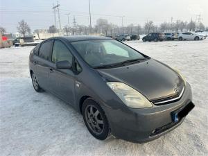 Toyota Prius 2008 in Palanga, with an engine capacity of 1.50 L and mileage of 420 thousand km for 2850 €, photo 3 on AUTOMOTO.COM.LV