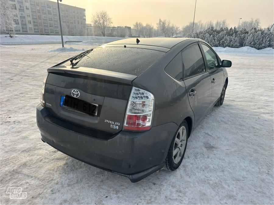 Toyota Prius 2008 in Palanga, with an engine capacity of 1.50 L and mileage of 420 thousand km for 2850 €, photo 4 on AUTOMOTO.COM.LV