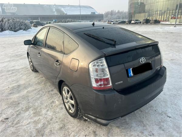 Toyota Prius 2008 in Palanga, with an engine capacity of 1.50 L and mileage of 420 thousand km for 2850 €, photo 6 on AUTOMOTO.COM.LV