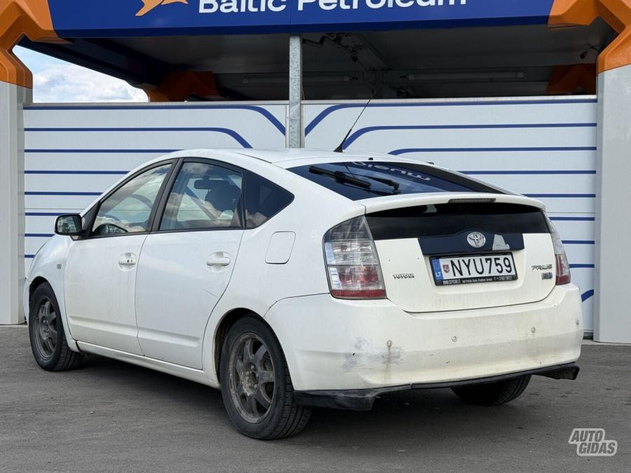 Toyota Prius 2008 in Vilnius, with an engine capacity of 1.50 L and mileage of 520 thousand km for 2550 €, photo 5 on AUTOMOTO.COM.LV
