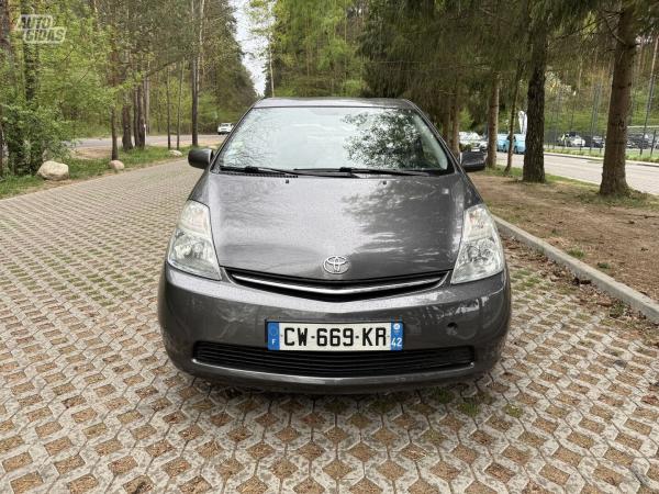 Toyota Prius 2008 in Vilnius, with an engine capacity of 1.50 L and mileage of 281 thousand km for 3600 €, photo 2 on AUTOMOTO.COM.LV