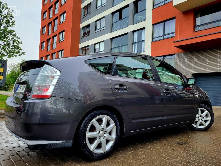 Toyota Prius 2008 Viļņa, ar dzinēja tilpumu 1.50 L un nobraukumu 324 tūkst. km par 3100 €, foto 1 vietnē AUTOMOTO.COM.LV