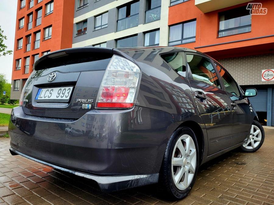 Toyota Prius 2008 Viļņa, ar dzinēja tilpumu 1.50 L un nobraukumu 324 tūkst. km par 3100 €, foto 3 vietnē AUTOMOTO.COM.LV
