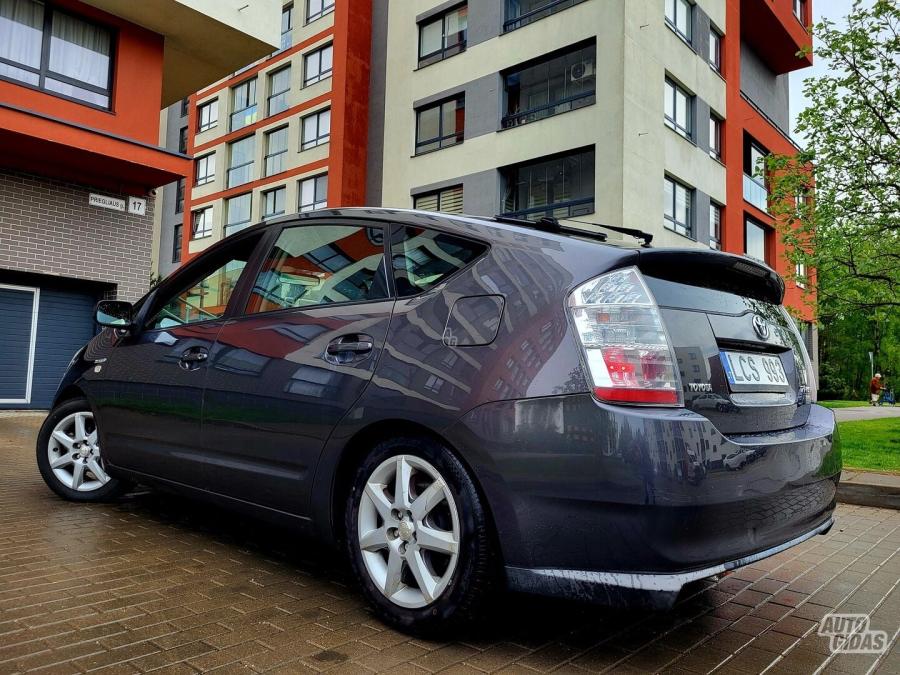 Toyota Prius 2008 Viļņa, ar dzinēja tilpumu 1.50 L un nobraukumu 324 tūkst. km par 3100 €, foto 4 vietnē AUTOMOTO.COM.LV