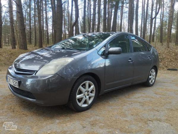 Toyota Prius 2008 Viļņa, ar dzinēja tilpumu 1.50 L un nobraukumu 350 tūkst. km par 2000 €, foto 1 vietnē AUTOMOTO.COM.LV
