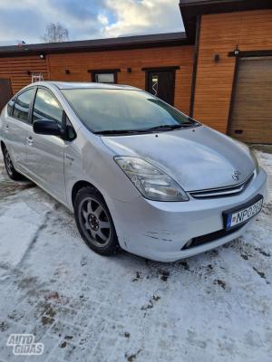 Toyota Prius 2008 in Vilnius, with an engine capacity of 1.50 L and mileage of 302 thousand km for 3099 €, photo 4 on AUTOMOTO.COM.LV