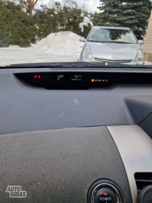 Toyota Prius 2008 in Vilnius, with an engine capacity of 1.50 L and mileage of 302 thousand km for 3099 €, photo 7 on AUTOMOTO.COM.LV