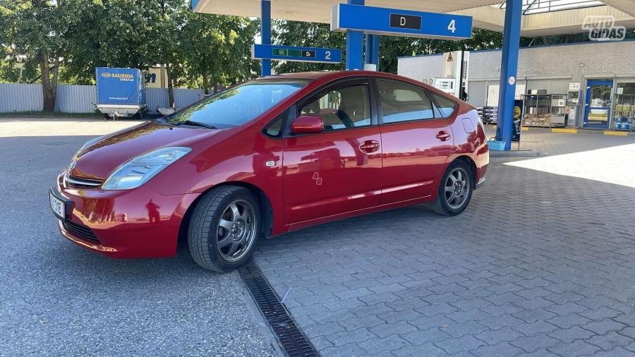 Toyota Prius 2008 in Marijampole, with an engine capacity of 1.50 L and mileage of 280 thousand km for 3250 €, photo 4 on AUTOMOTO.COM.LV