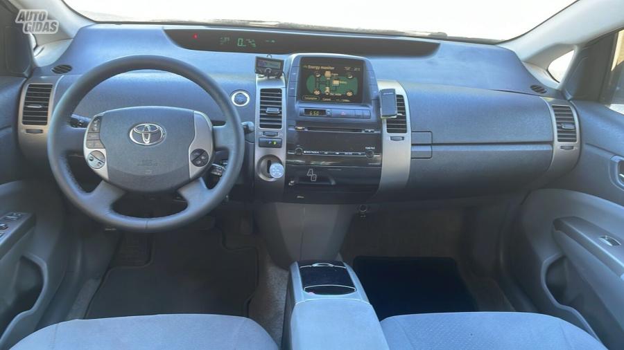 Toyota Prius 2008 in Marijampole, with an engine capacity of 1.50 L and mileage of 280 thousand km for 3250 €, photo 10 on AUTOMOTO.COM.LV