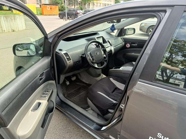 Toyota Prius 2008 in Vilnius, with an engine capacity of 1.50 L and mileage of 452 thousand km for 2450 €, photo 9 on AUTOMOTO.COM.LV