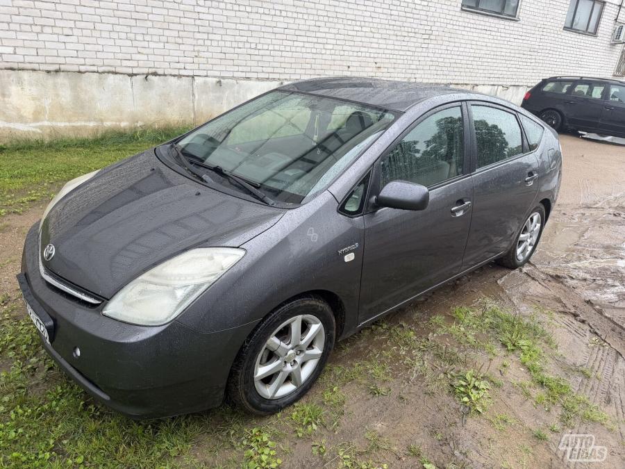 Toyota Prius 2008 in Kaunas, with an engine capacity of 1.50 L and mileage of 480 thousand km for 3100 €, photo 1 on AUTOMOTO.COM.LV