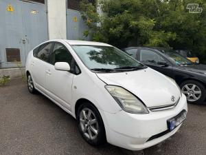 Toyota Prius 2008 in Vilnius, with an engine capacity of 1.50 L and mileage of 300 thousand km for 1750 €, photo  on AUTOMOTO.COM.LV