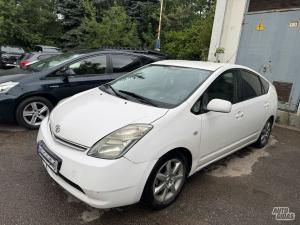 Toyota Prius 2008 in Vilnius, with an engine capacity of 1.50 L and mileage of 300 thousand km for 1750 €, photo 3 on AUTOMOTO.COM.LV