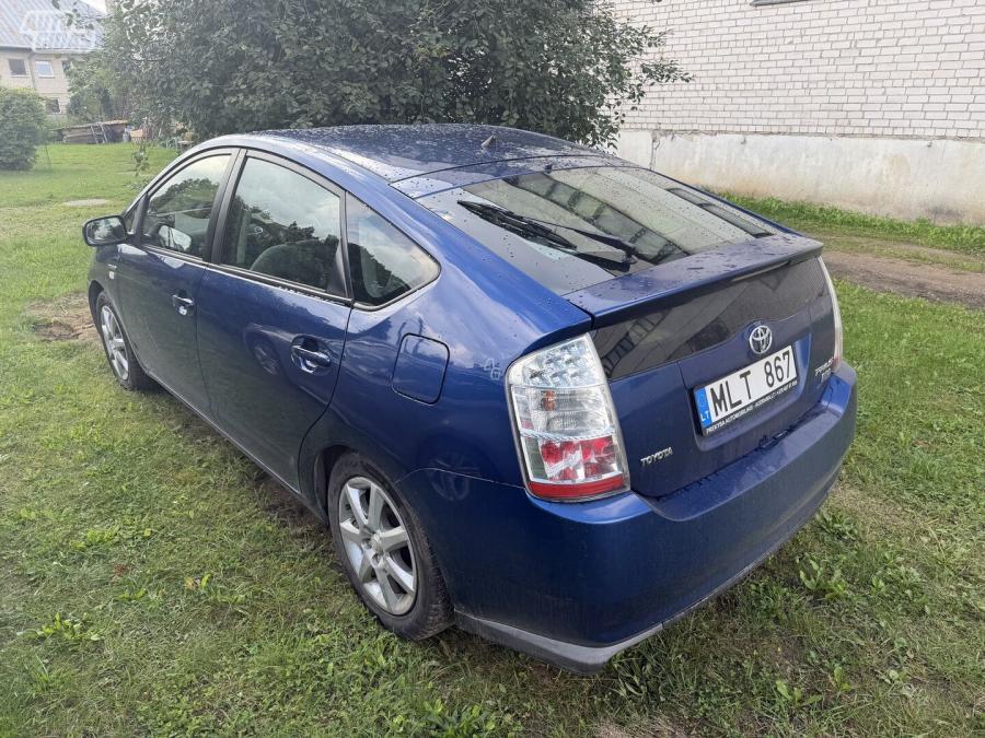Toyota Prius 2008 in Kaunas, with an engine capacity of 1.50 L and mileage of 400 thousand km for 3400 €, photo 3 on AUTOMOTO.COM.LV