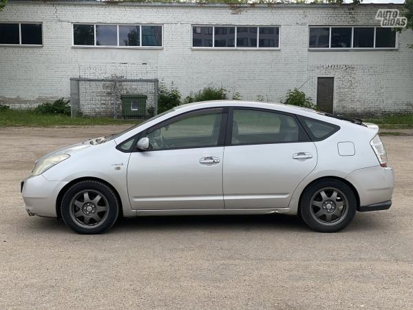 Toyota Prius 2008 Viļņa vietnē Toyota Prius 2008 Viļņa, ar dzinēja tilpumu 1.50 L un nobraukumu 343 tūkst. km par 2100 €, foto 3 vietnē AUTOMOTO.COM.LV