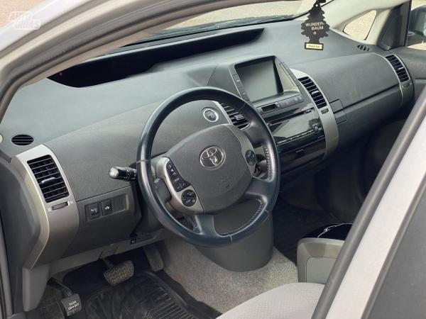 Toyota Prius 2008 Viļņa vietnē Toyota Prius 2008 Viļņa, ar dzinēja tilpumu 1.50 L un nobraukumu 343 tūkst. km par 2100 €, foto 9 vietnē AUTOMOTO.COM.LV