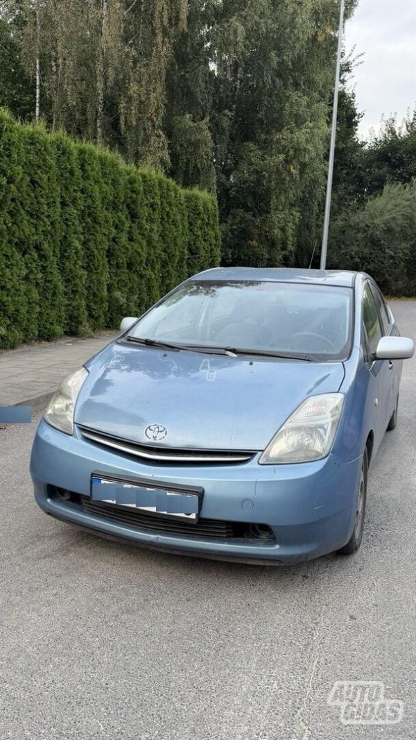 Toyota Prius 2008 Viļņa vietnē Toyota Prius 2008 Viļņa, ar dzinēja tilpumu 1.50 L un nobraukumu 390 tūkst. km par 3000 €, foto 1 vietnē AUTOMOTO.COM.LV