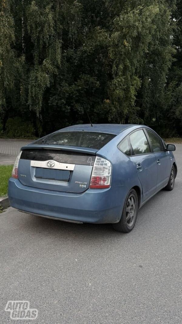 Toyota Prius 2008 Viļņa vietnē Toyota Prius 2008 Viļņa, ar dzinēja tilpumu 1.50 L un nobraukumu 390 tūkst. km par 3000 €, foto 5 vietnē AUTOMOTO.COM.LV