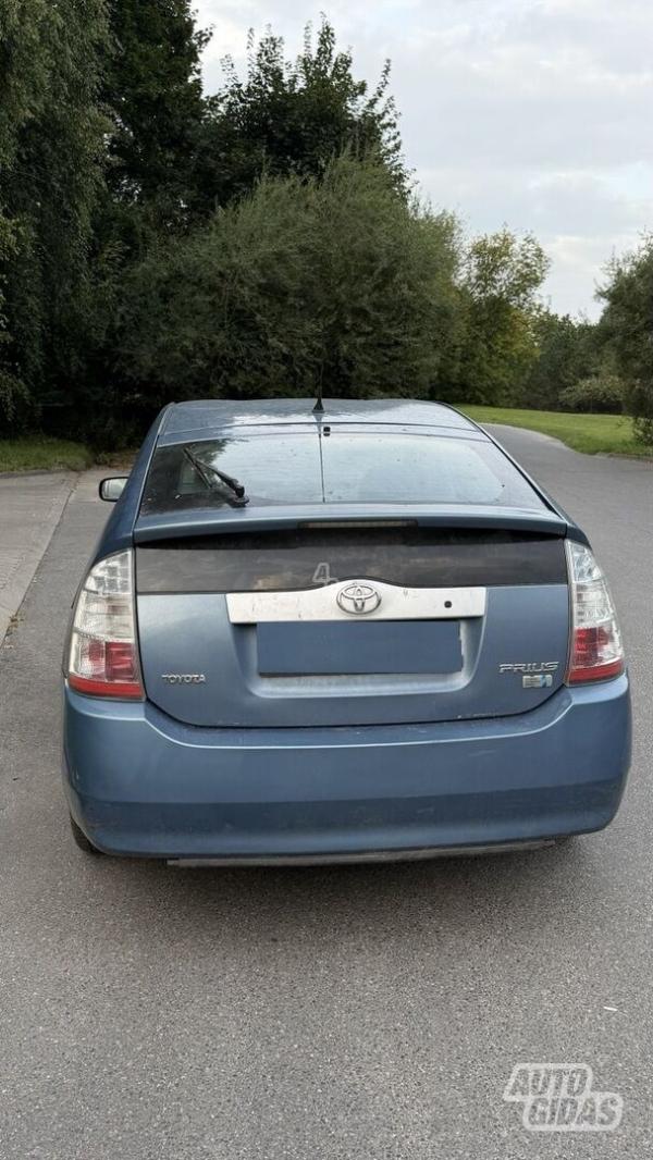 Toyota Prius 2008 Viļņa vietnē Toyota Prius 2008 Viļņa, ar dzinēja tilpumu 1.50 L un nobraukumu 390 tūkst. km par 3000 €, foto 6 vietnē AUTOMOTO.COM.LV