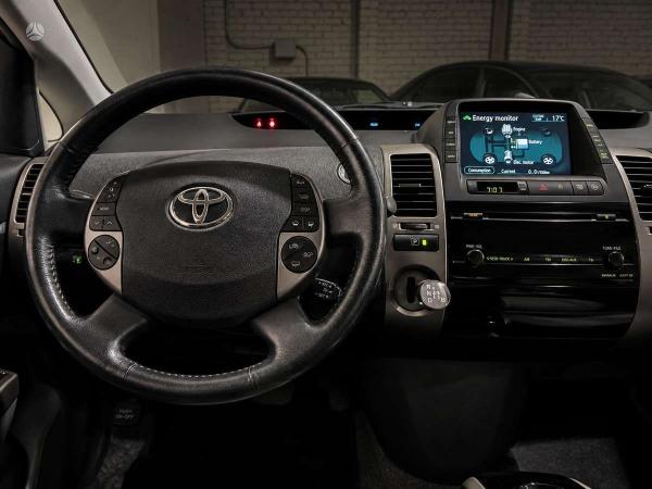 Toyota Prius 2008 in Klaipeda, with an engine capacity of 0.00 L and mileage of 194 thousand km for 3999 €, photo 4 on AUTOMOTO.COM.LV