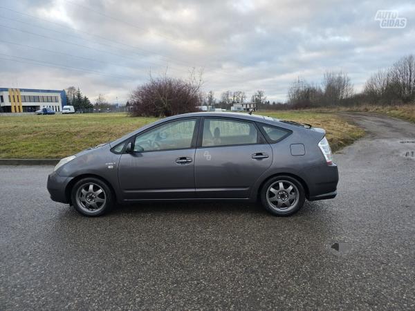 Toyota Prius 2009 Viļņa, ar dzinēja tilpumu 1.50 L un nobraukumu 362 tūkst. km par 2200 €, foto 1 vietnē AUTOMOTO.COM.LV