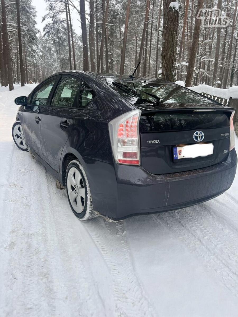 Toyota Prius 2009 in Vilnius, with an engine capacity of 1.80 L and mileage of 300 thousand km for 7700 €, photo 4 on AUTOMOTO.COM.LV