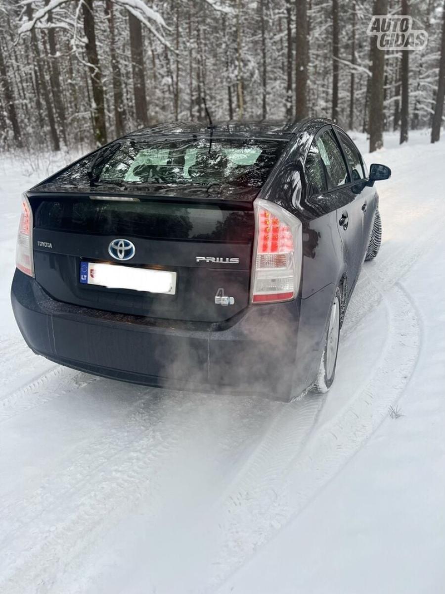 Toyota Prius 2009 in Vilnius, with an engine capacity of 1.80 L and mileage of 300 thousand km for 7700 €, photo 5 on AUTOMOTO.COM.LV