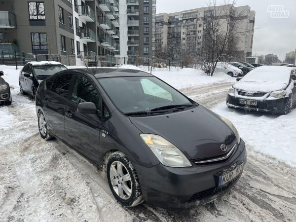 Toyota Prius 2009 Viļņa, ar dzinēja tilpumu 1.50 L un nobraukumu 340 tūkst. km par 3200 €, foto 1 vietnē AUTOMOTO.COM.LV