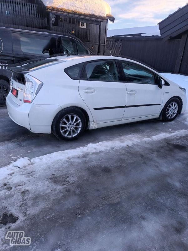 Toyota Prius 2009 in Marijampole, with an engine capacity of 1.80 L and mileage of 193 thousand km for 4600 €, photo 2 on AUTOMOTO.COM.LV