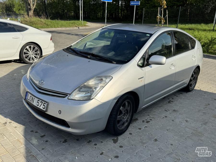Toyota Prius 2009 in Vilnius, with an engine capacity of 1.50 L and mileage of 540 thousand km for 3099 €, photo 4 on AUTOMOTO.COM.LV