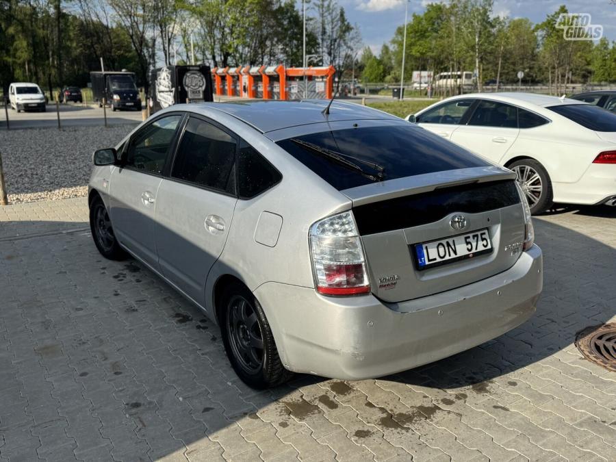 Toyota Prius 2009 in Vilnius, with an engine capacity of 1.50 L and mileage of 540 thousand km for 3099 €, photo 7 on AUTOMOTO.COM.LV