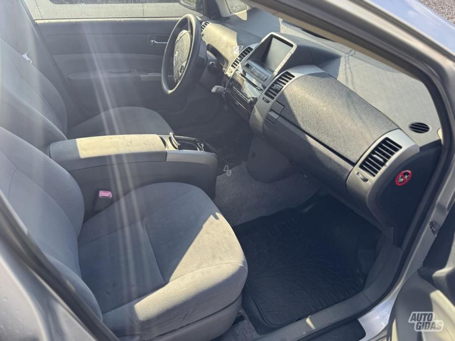 Toyota Prius 2009 in Vilnius, with an engine capacity of 1.50 L and mileage of 540 thousand km for 3099 €, photo 10 on AUTOMOTO.COM.LV