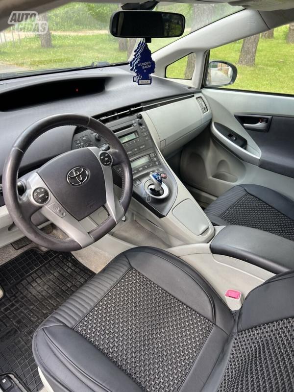 Toyota Prius 2009 Viļņa, ar dzinēja tilpumu 1.80 L un nobraukumu 383 tūkst. km par 5600 €, foto 5 vietnē AUTOMOTO.COM.LV