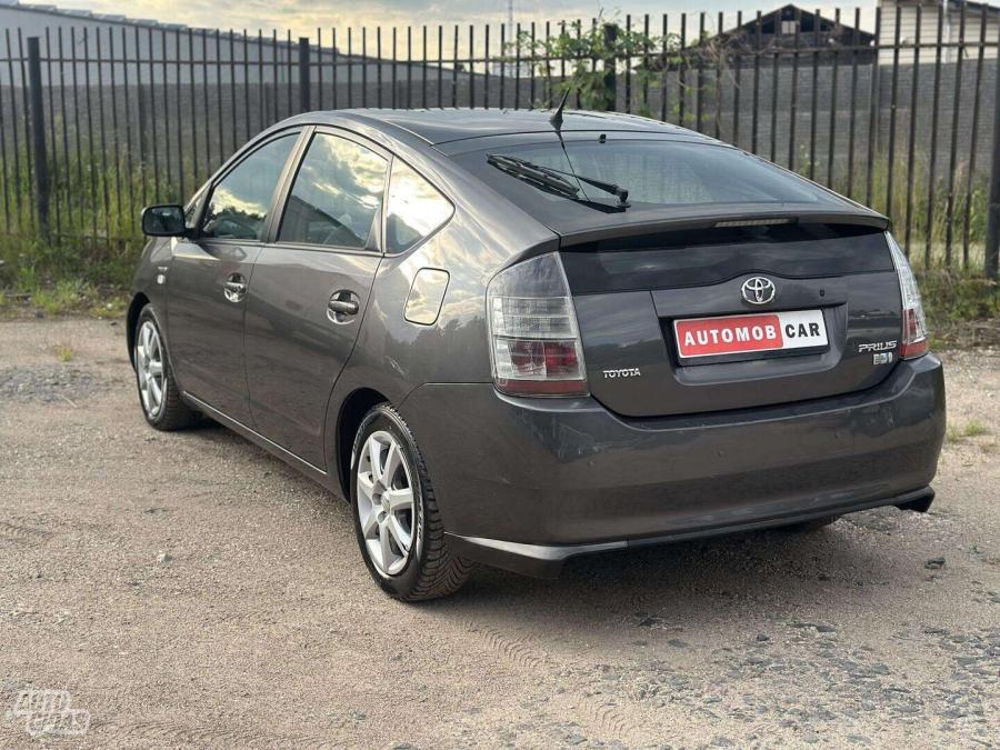 Toyota Prius 2009 Viļņa, ar dzinēja tilpumu 1.50 L un nobraukumu 270 tūkst. km par 3950 €, foto 6 vietnē AUTOMOTO.COM.LV