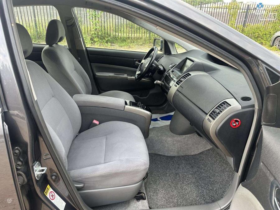 Toyota Prius 2009 Viļņa, ar dzinēja tilpumu 1.50 L un nobraukumu 270 tūkst. km par 3950 €, foto 23 vietnē AUTOMOTO.COM.LV