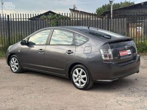 Toyota Prius 2009 in Vilnius, with an engine capacity of 1.50 L and mileage of 270 thousand km for 3950 €, photo 5 on AUTOMOTO.COM.LV