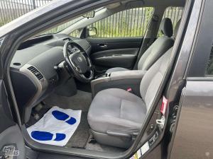 Toyota Prius 2009 in Vilnius, with an engine capacity of 1.50 L and mileage of 270 thousand km for 3950 €, photo 12 on AUTOMOTO.COM.LV