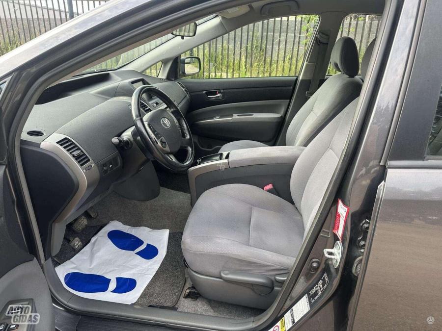 Toyota Prius 2009 in Vilnius, with an engine capacity of 1.50 L and mileage of 270 thousand km for 3950 €, photo 12 on AUTOMOTO.COM.LV