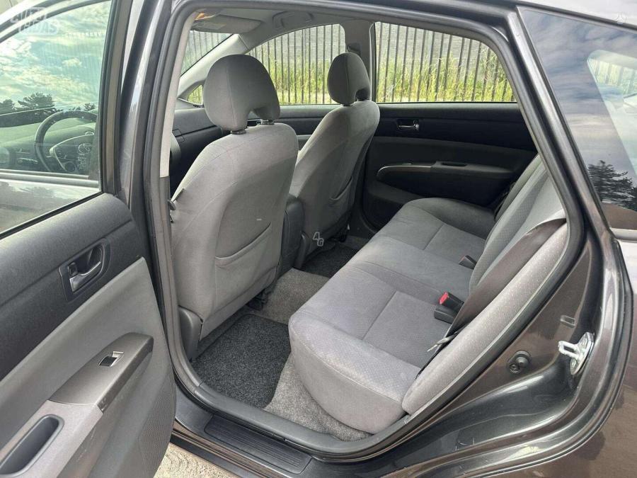 Toyota Prius 2009 in Vilnius, with an engine capacity of 1.50 L and mileage of 270 thousand km for 3950 €, photo 19 on AUTOMOTO.COM.LV