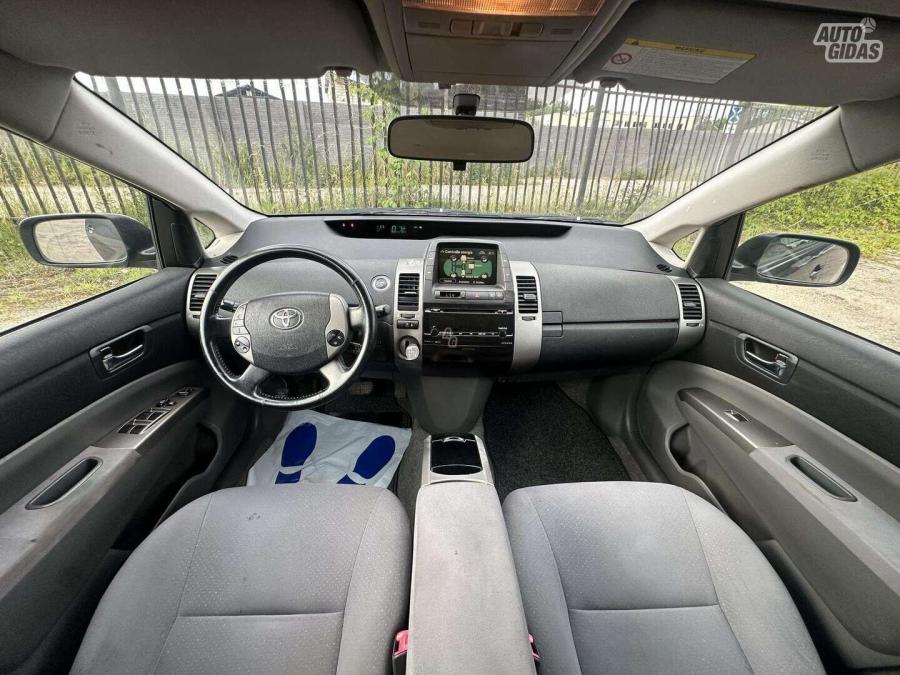 Toyota Prius 2009 in Vilnius, with an engine capacity of 1.50 L and mileage of 270 thousand km for 3950 €, photo 26 on AUTOMOTO.COM.LV