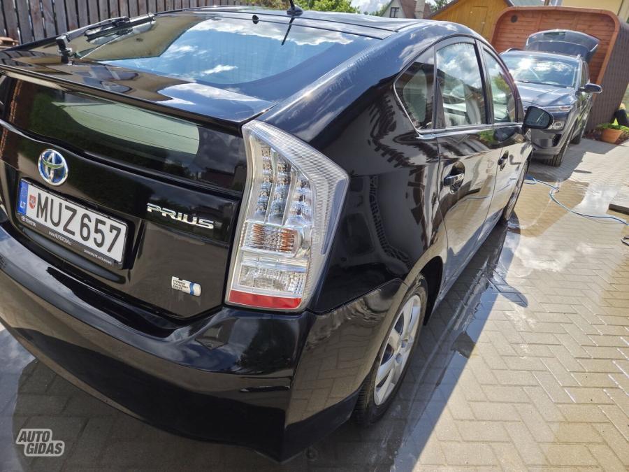 Toyota Prius 2009 in Siauliai, with an engine capacity of 1.80 L and mileage of 246 thousand km for 6800 €, photo 5 on AUTOMOTO.COM.LV