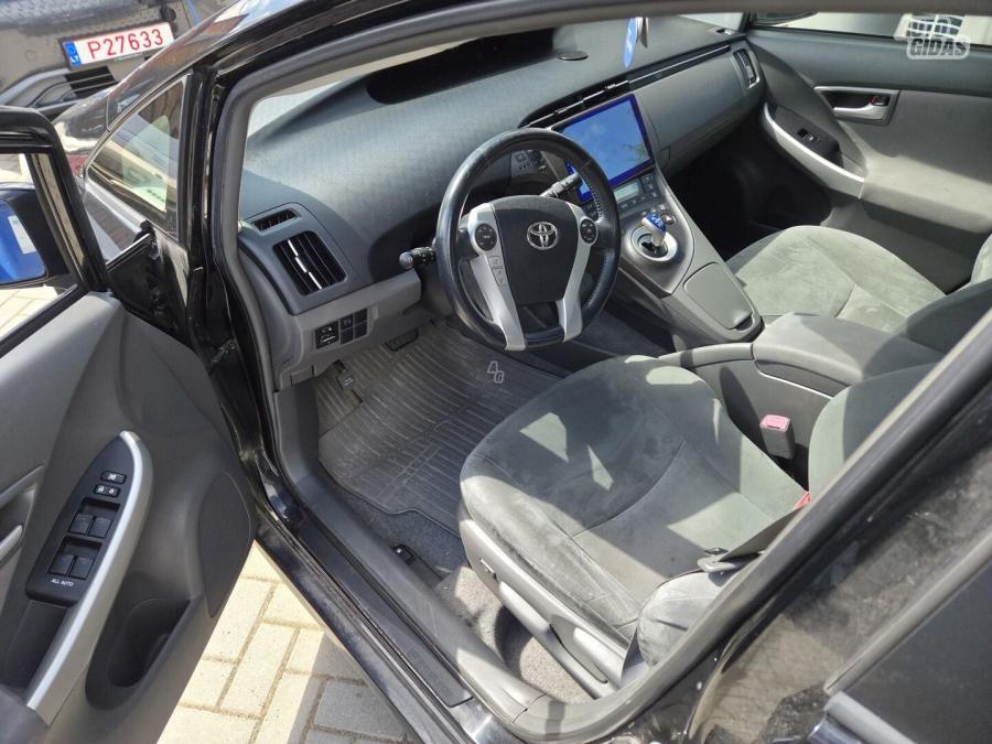 Toyota Prius 2009 in Siauliai, with an engine capacity of 1.80 L and mileage of 246 thousand km for 6800 €, photo 8 on AUTOMOTO.COM.LV
