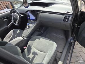 Toyota Prius 2009 in Siauliai, with an engine capacity of 1.80 L and mileage of 246 thousand km for 6800 €, photo 11 on AUTOMOTO.COM.LV